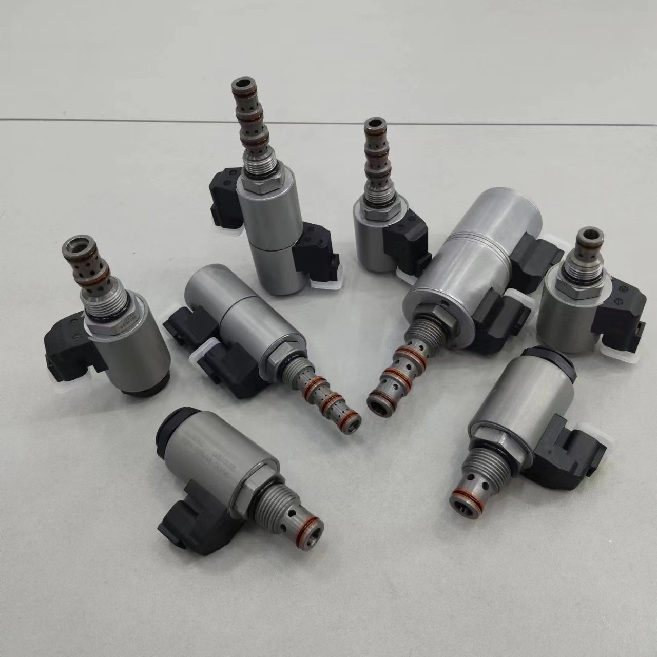 24V / 13V / 37V Cartridge Solenoid Valve On Off Control Valve 4 Way 3 Position